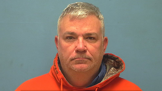Orangefield ISD trustee self-surrenders on 2 warrants related to DWI ...
